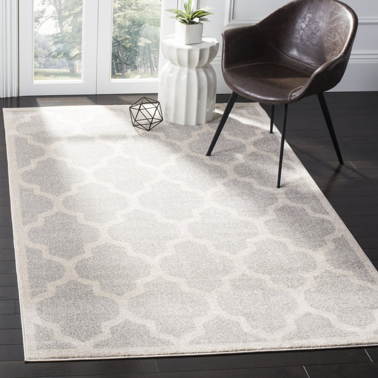 Lark Manor Ammundsen Geometric Light Grey/Beige Area Rug & Reviews | Wayfair